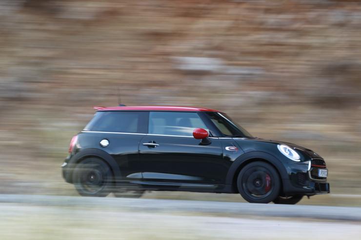 Δοκιμάζουμε το νέο MINI Hatchback John Cooper Works | Burnout